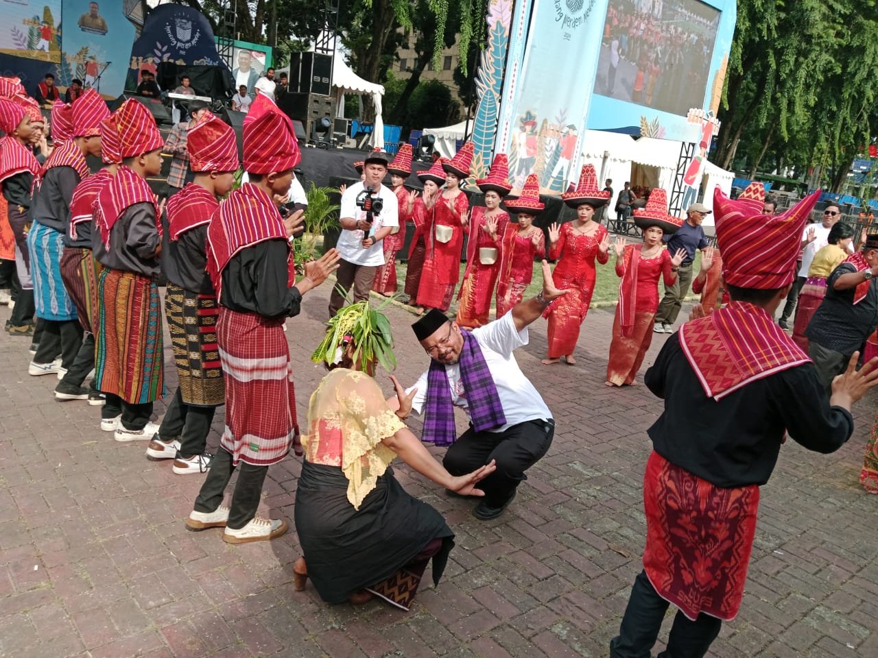 Merdang Merdem Kerja Tahun Kuta Medan, Cara Generasi Mengenang Guru Pa ...